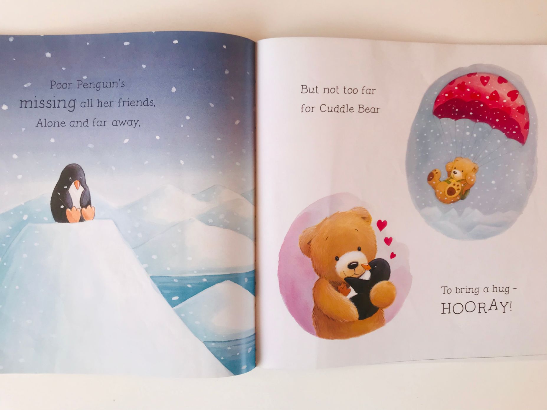 Cuddle Bear • ReadingCorner.ro