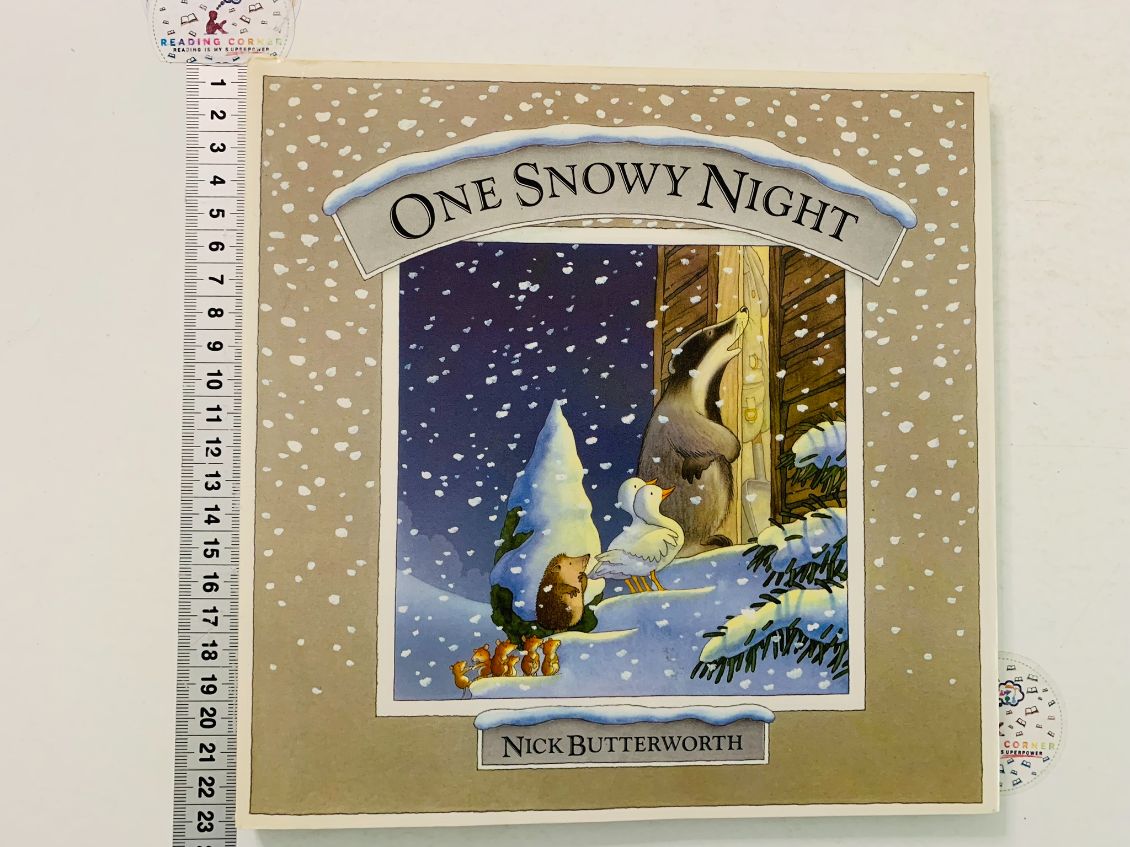 One Snowy Night (coperta cartonata) • ReadingCorner.ro